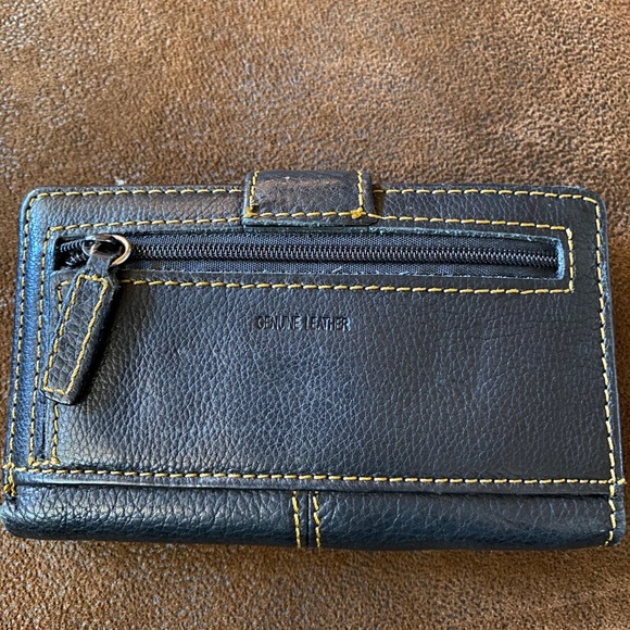 Fossil | Bags | Black Fossil Trifold Ladies Wallet | Poshmark